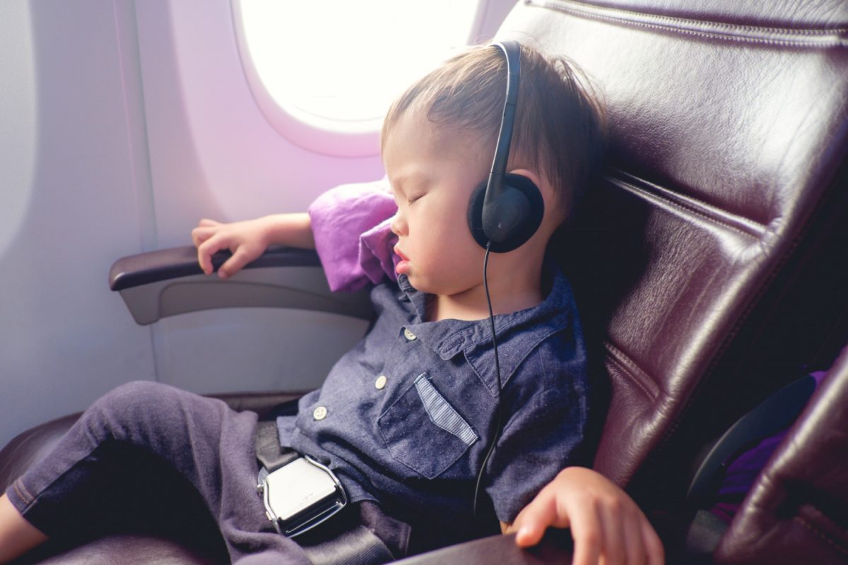 12 Tips to Ease Newborns' Ear Discomfort When Flying